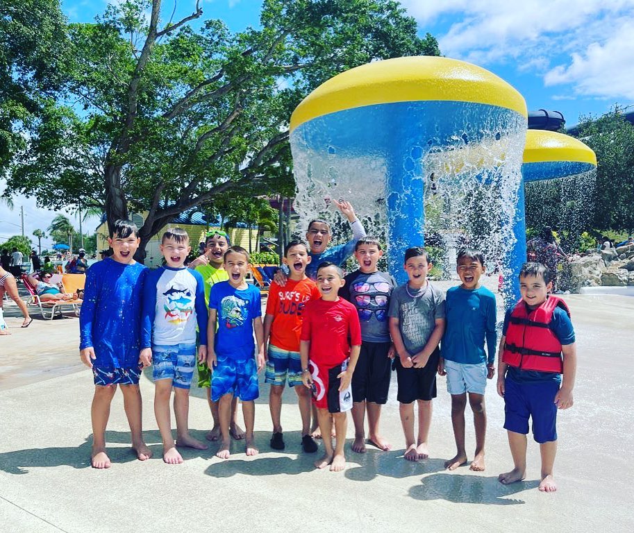 Small Groups (20+) | Rapids Water Park